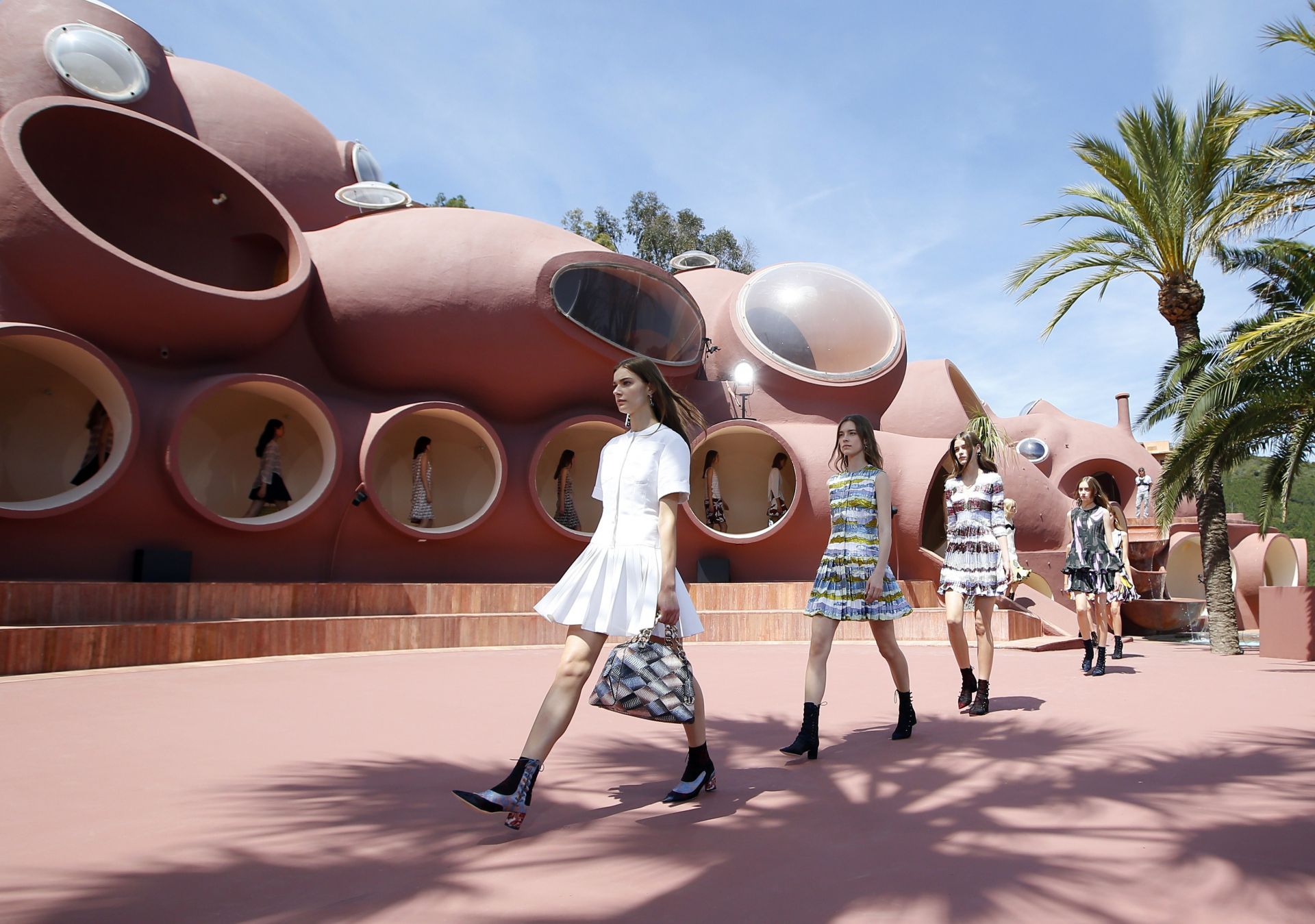Palais Bulles - Exterior - modlar.com