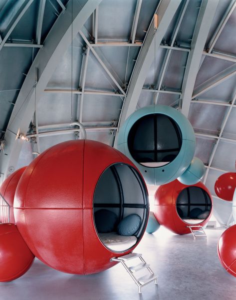 The Atomium - Hanging Pods - modlar.com