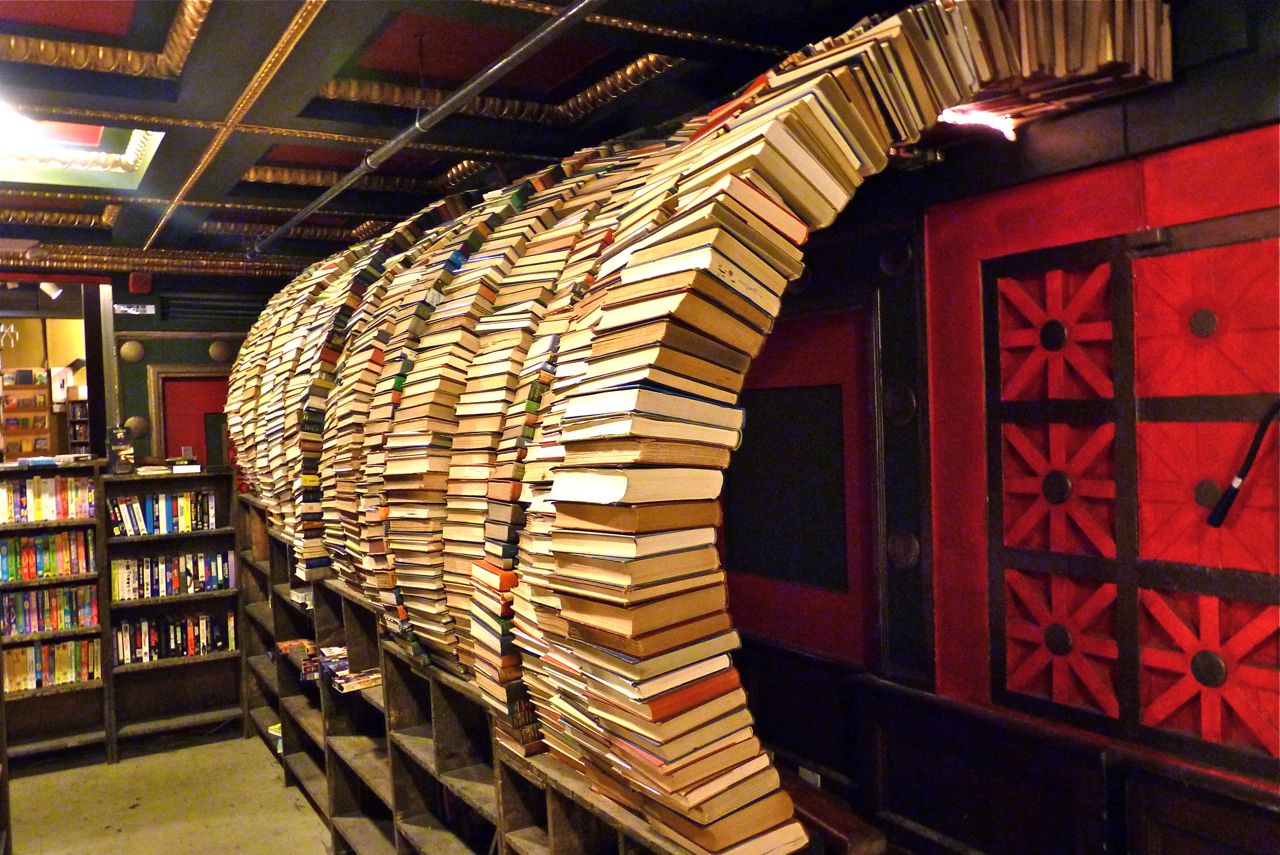 The Last Bookstore - Book Arch Wall - modlar.com