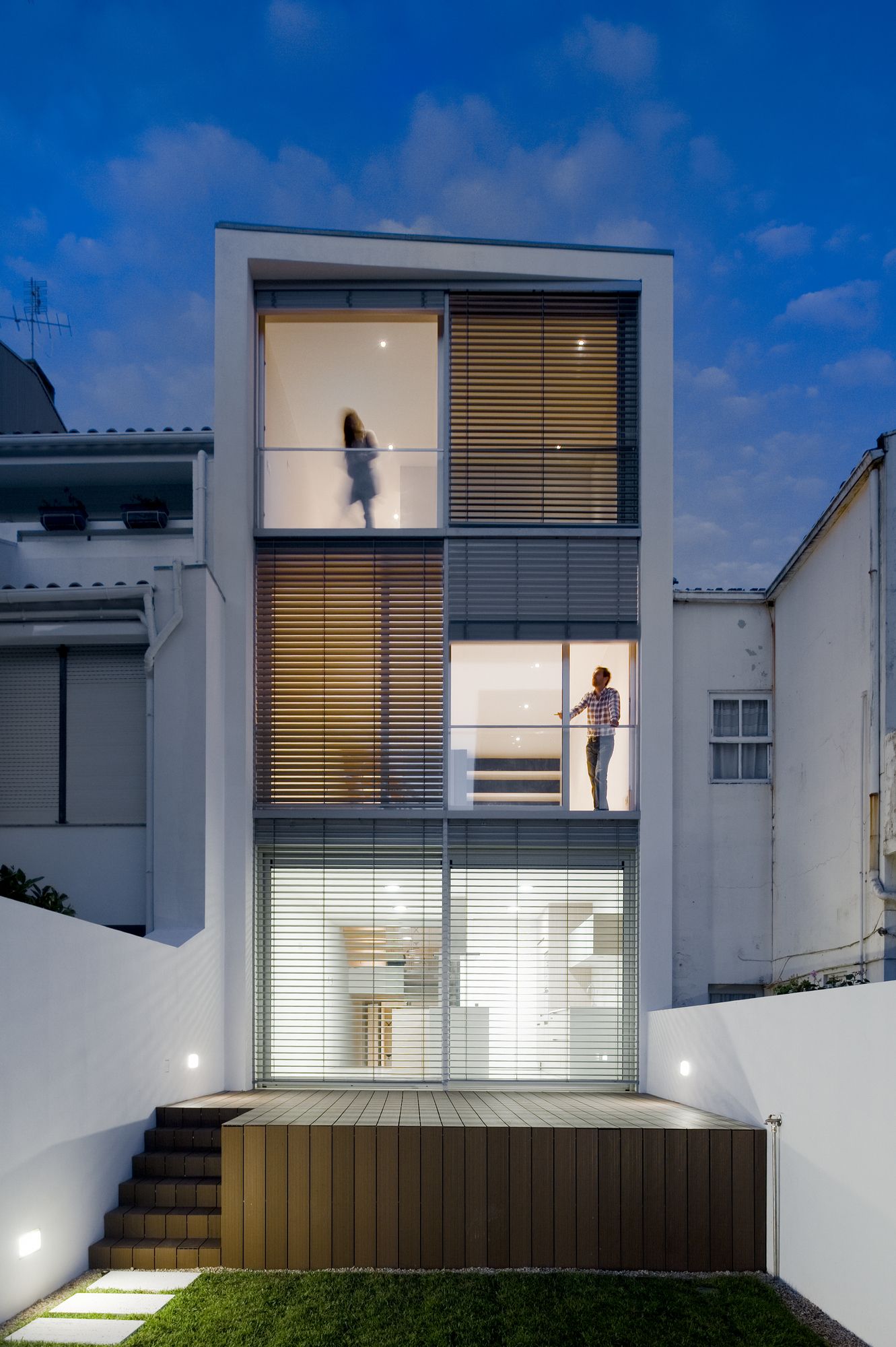 Slit House - Exterior - modlar.com