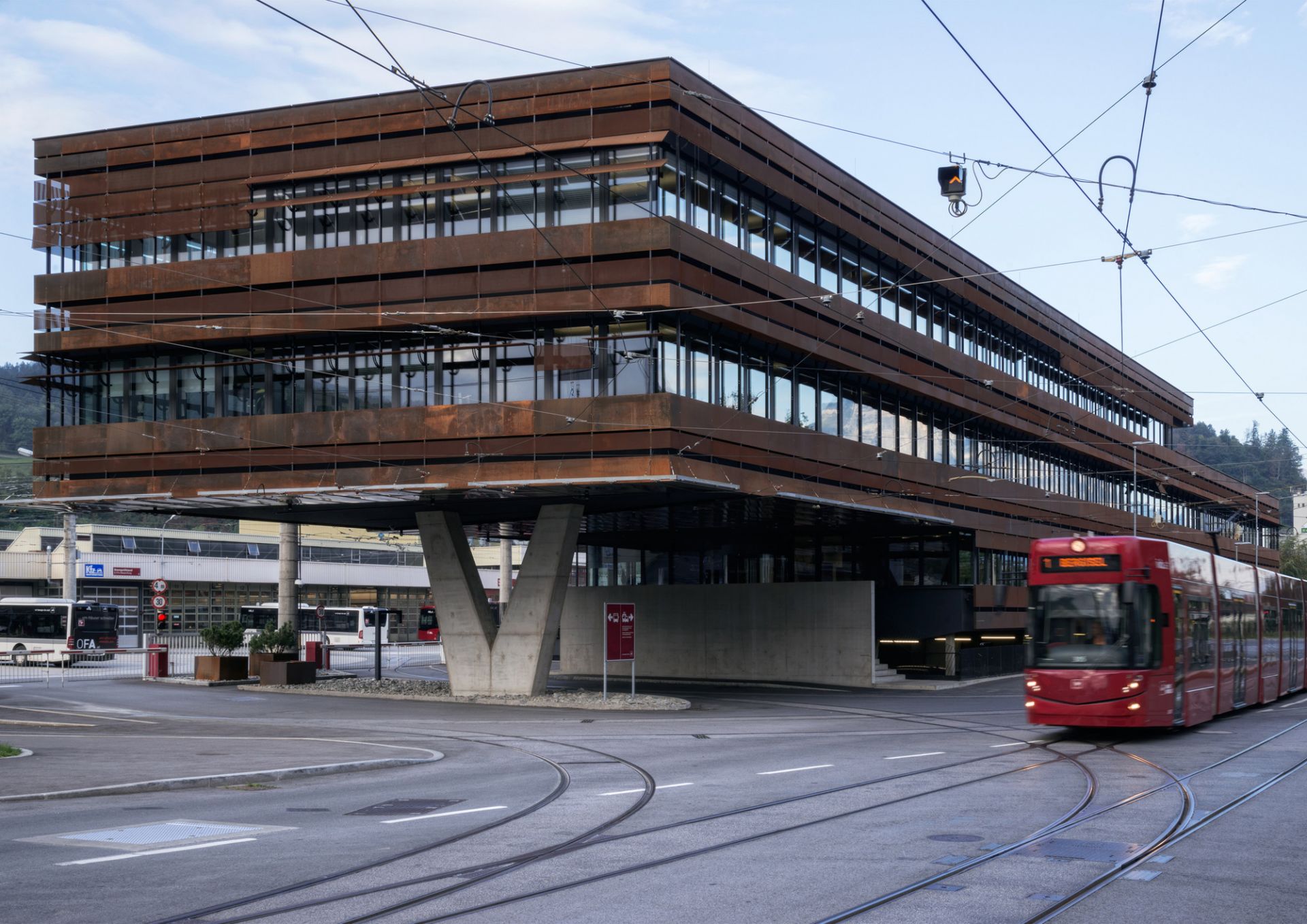 IVB Operational Service Building - Exterior - modlar.com