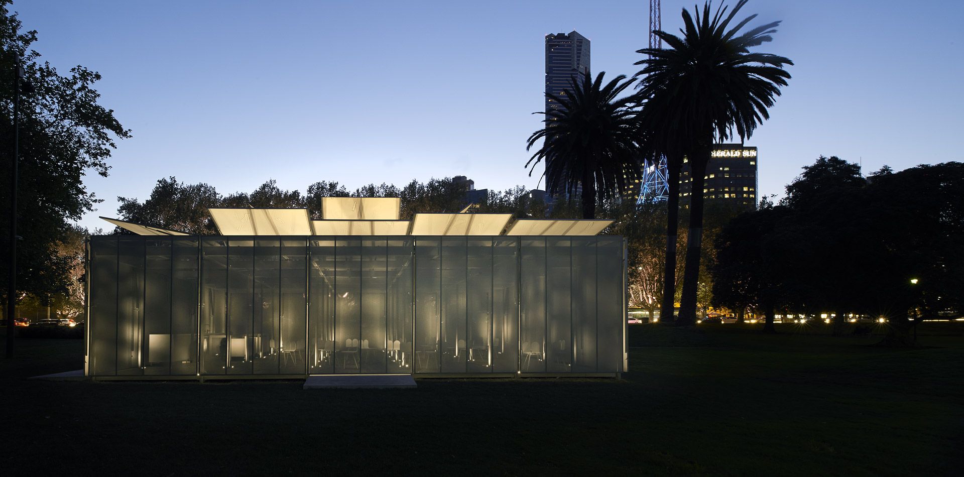 The Barcelona Pavilion - Exterior/Statue - modlar.com