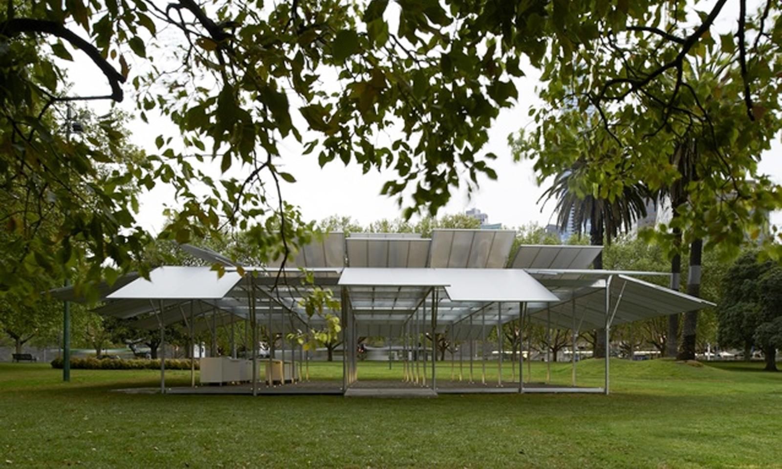 The Barcelona Pavilion - Exterior/Statue - modlar.com