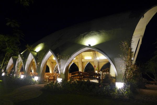 La Virgen Milagrosa da Badoc - Exterior at Night - modlar.com