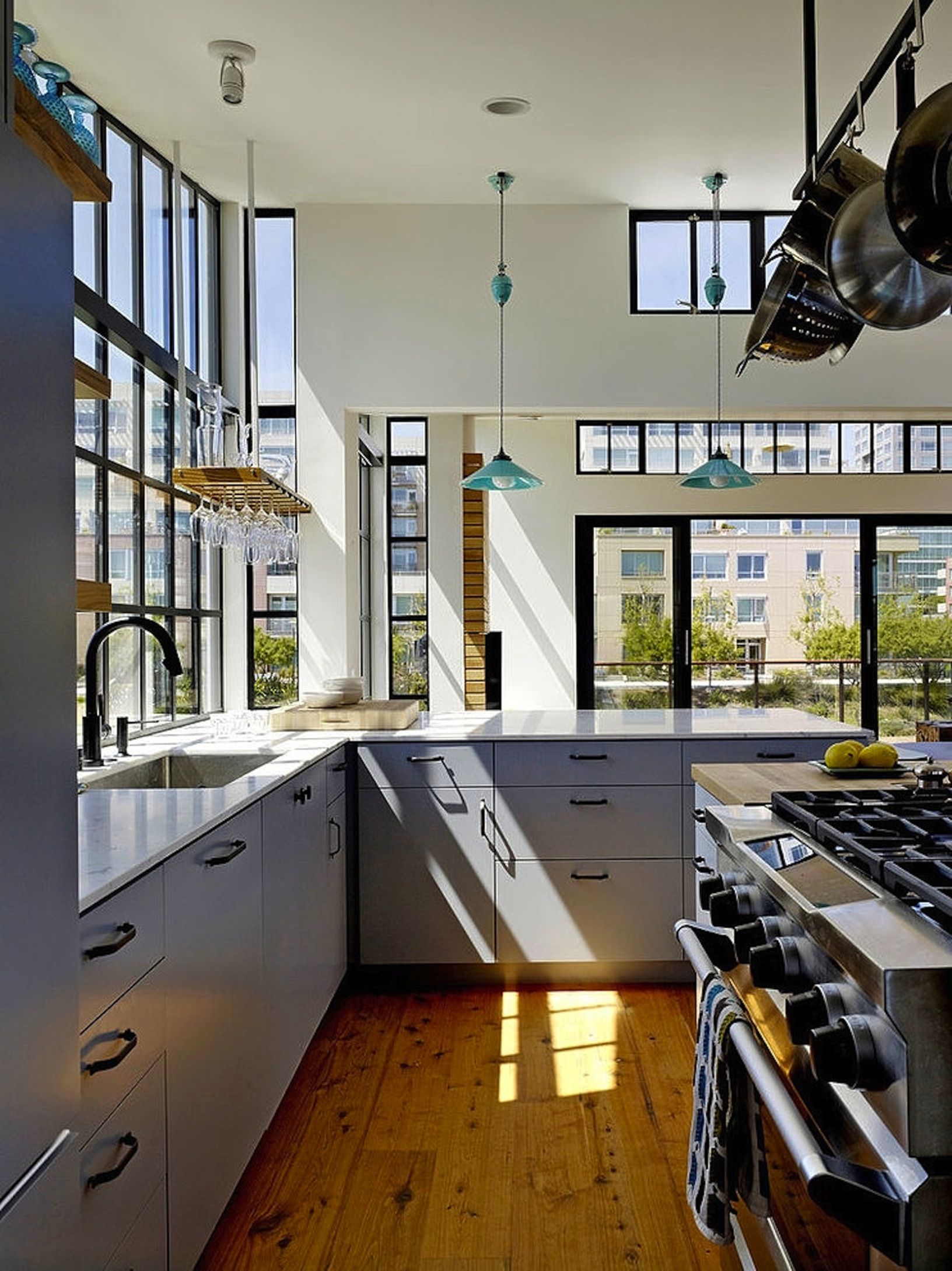 Elegant Modern Kitchen - modlar.com