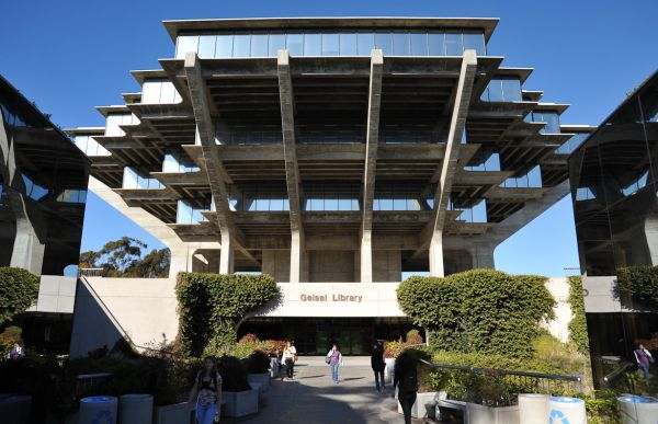 Geisel Library - Exterior/Entrance - modlar.com