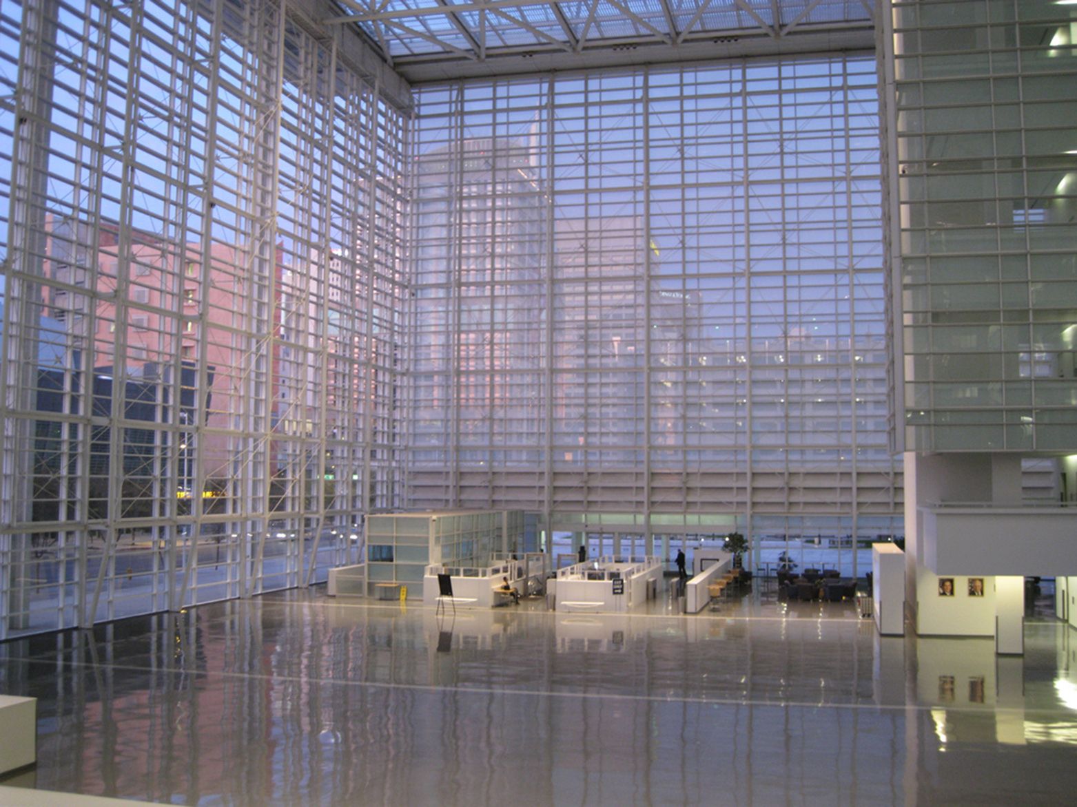 United States Courthouse, Phoenix, Arizona - Courtroom - modlar.com