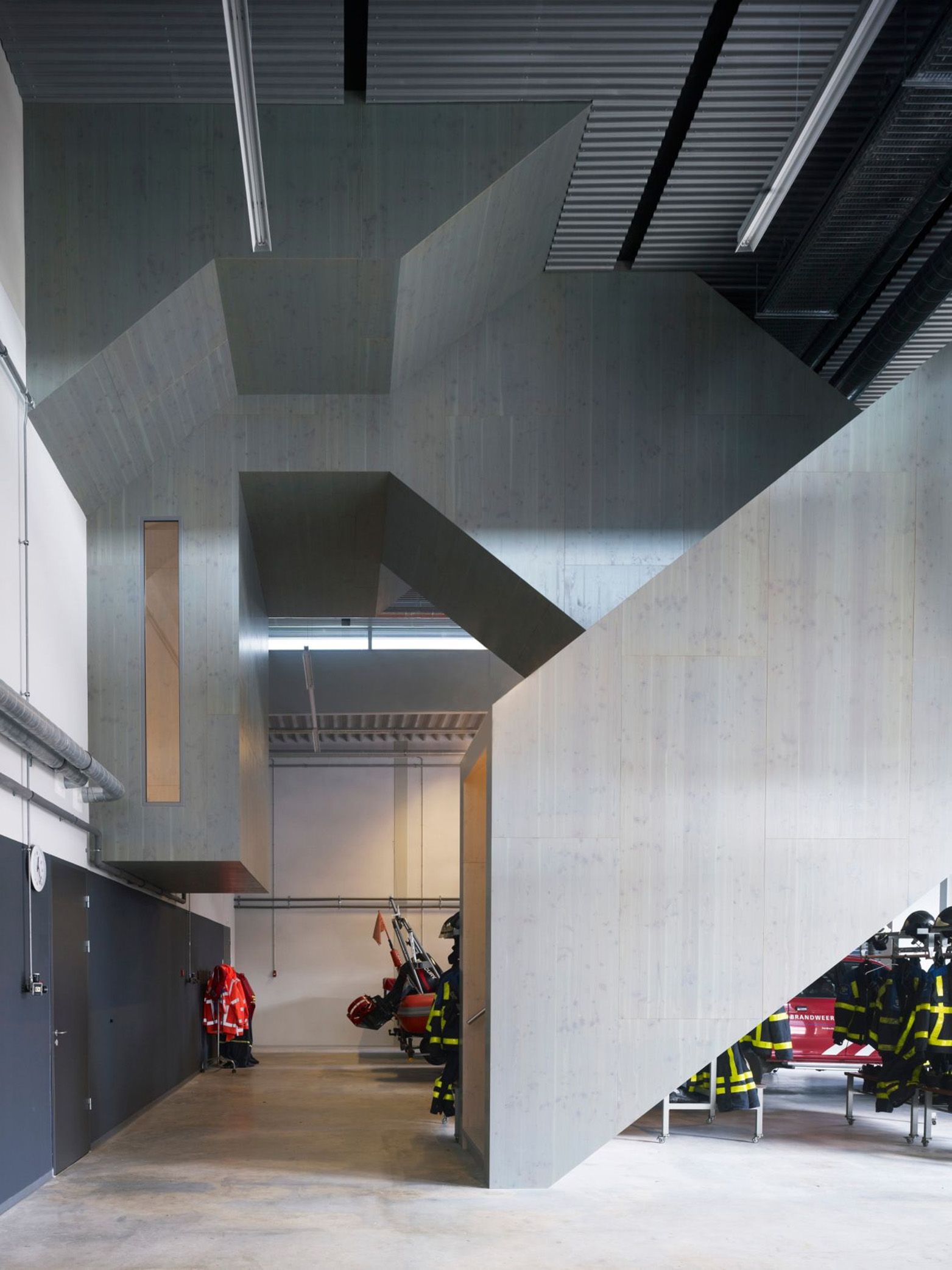 Fire Station 76 - Exterior - modlar.com
