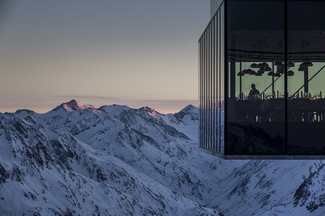 IceQ Restaurant - Exterior/Landscape - modlar.com