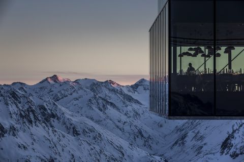 IceQ Restaurant - Exterior/Landscape - modlar.com