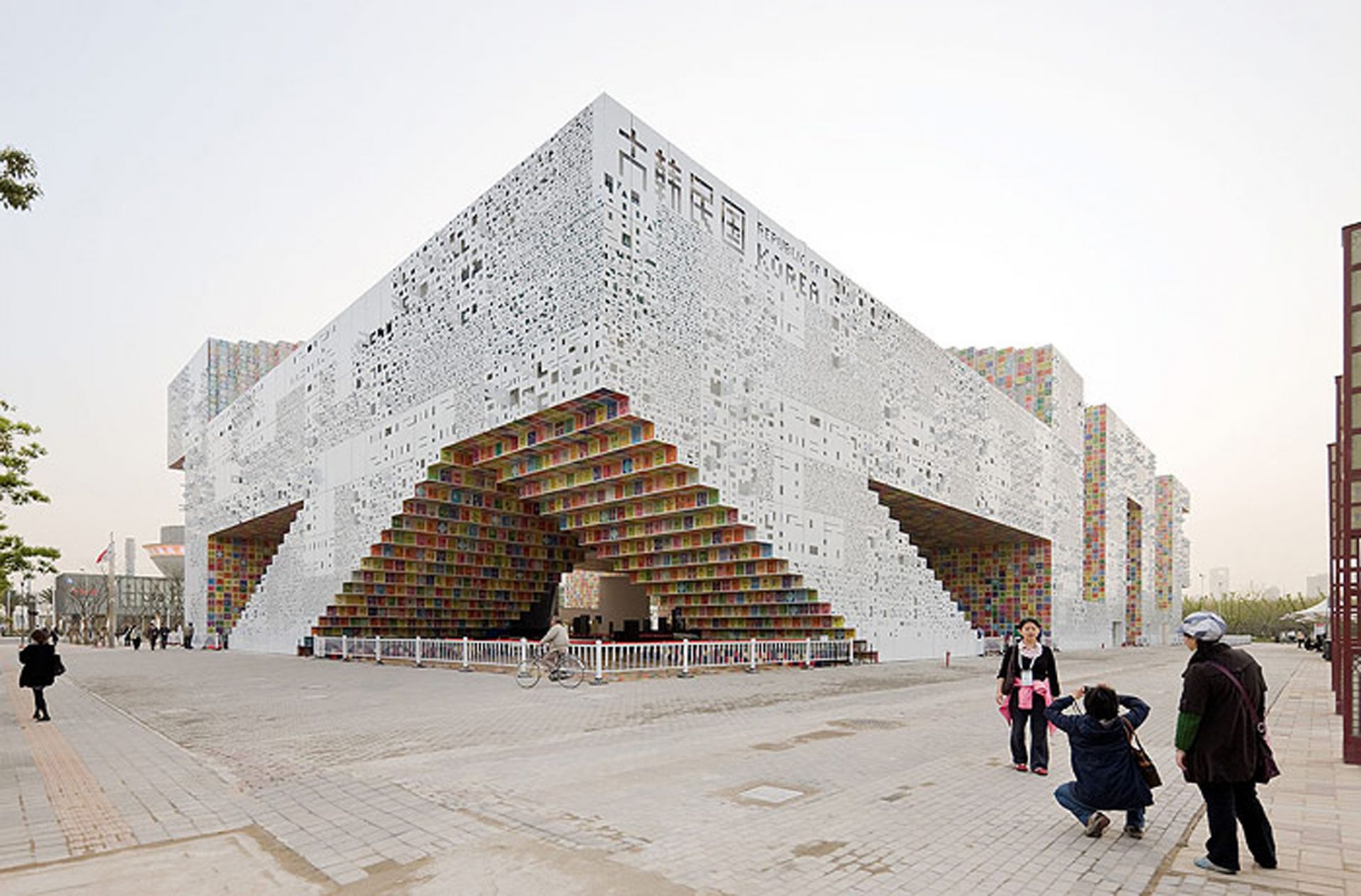 The Korean Pavilion at Shanghai World Expo 2010 - Exterior - modlar.com