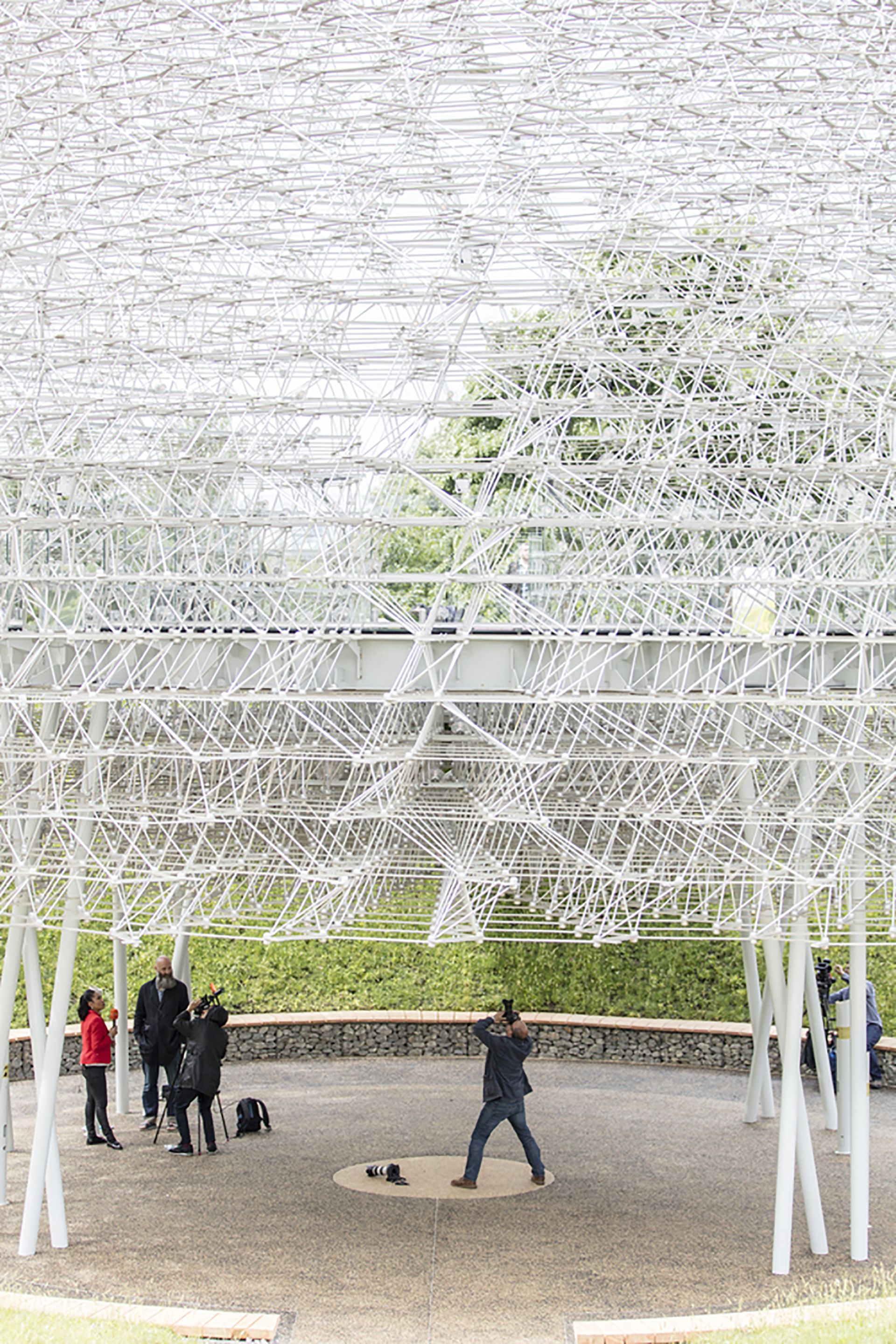 The Hive Pavilion - Inside the Stucture - modlar.com