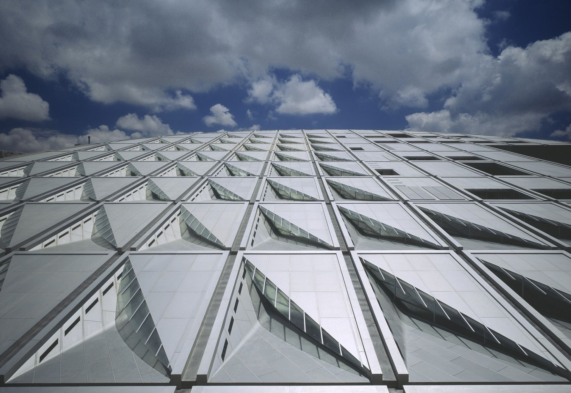 Bibliotheca Alexandrina - Exterior - modlar.com