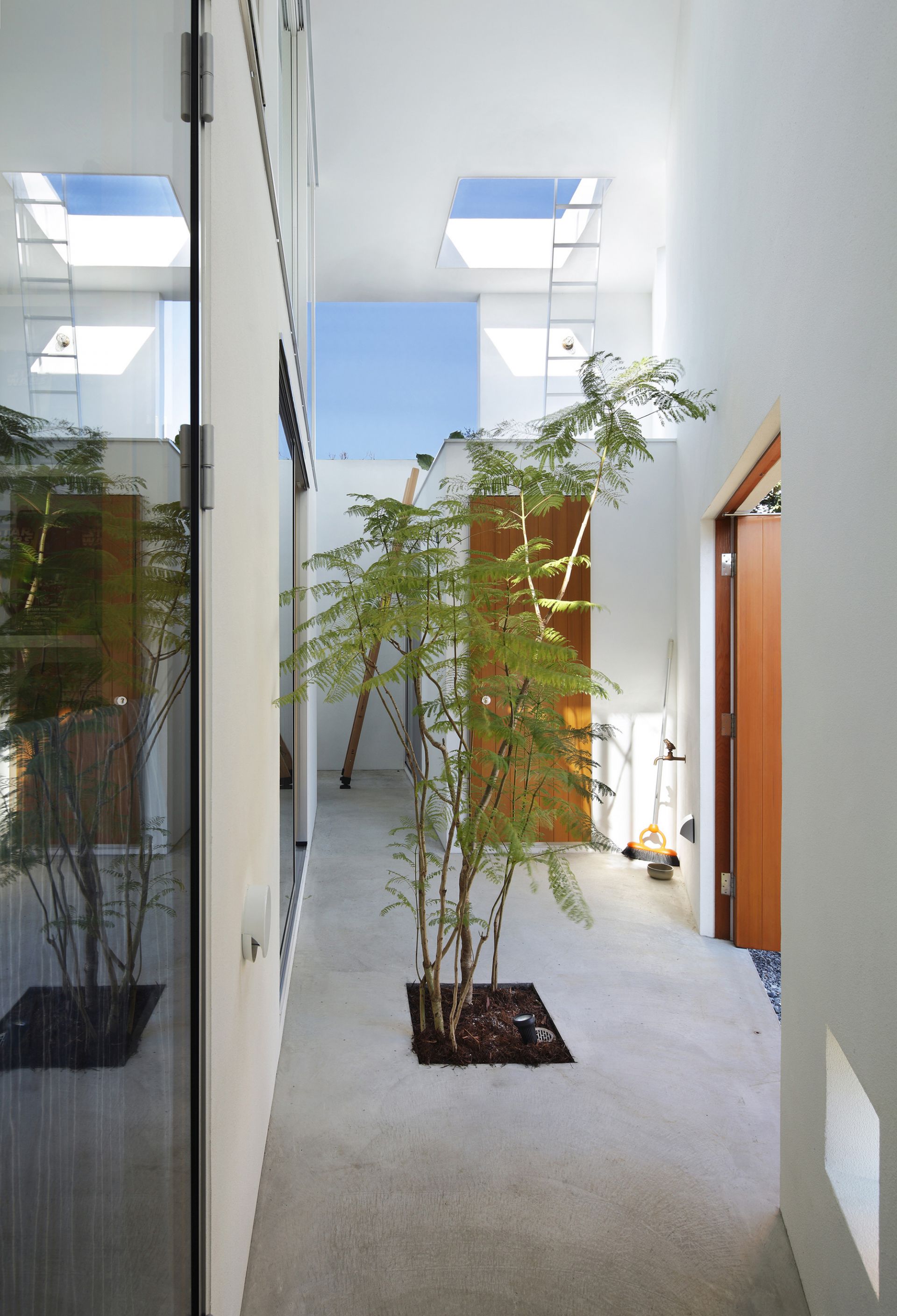 Inside Out - exterior - modlar.com