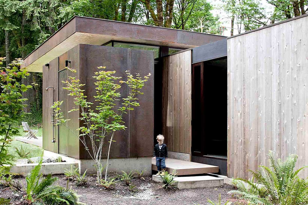 Modern Outdoor Shower - modlar.com