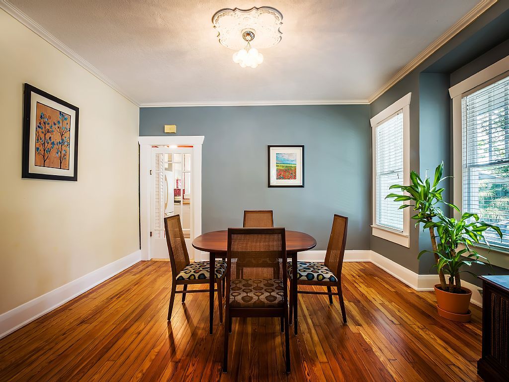Green Gable Bungalow - Dining Room - modlar.com