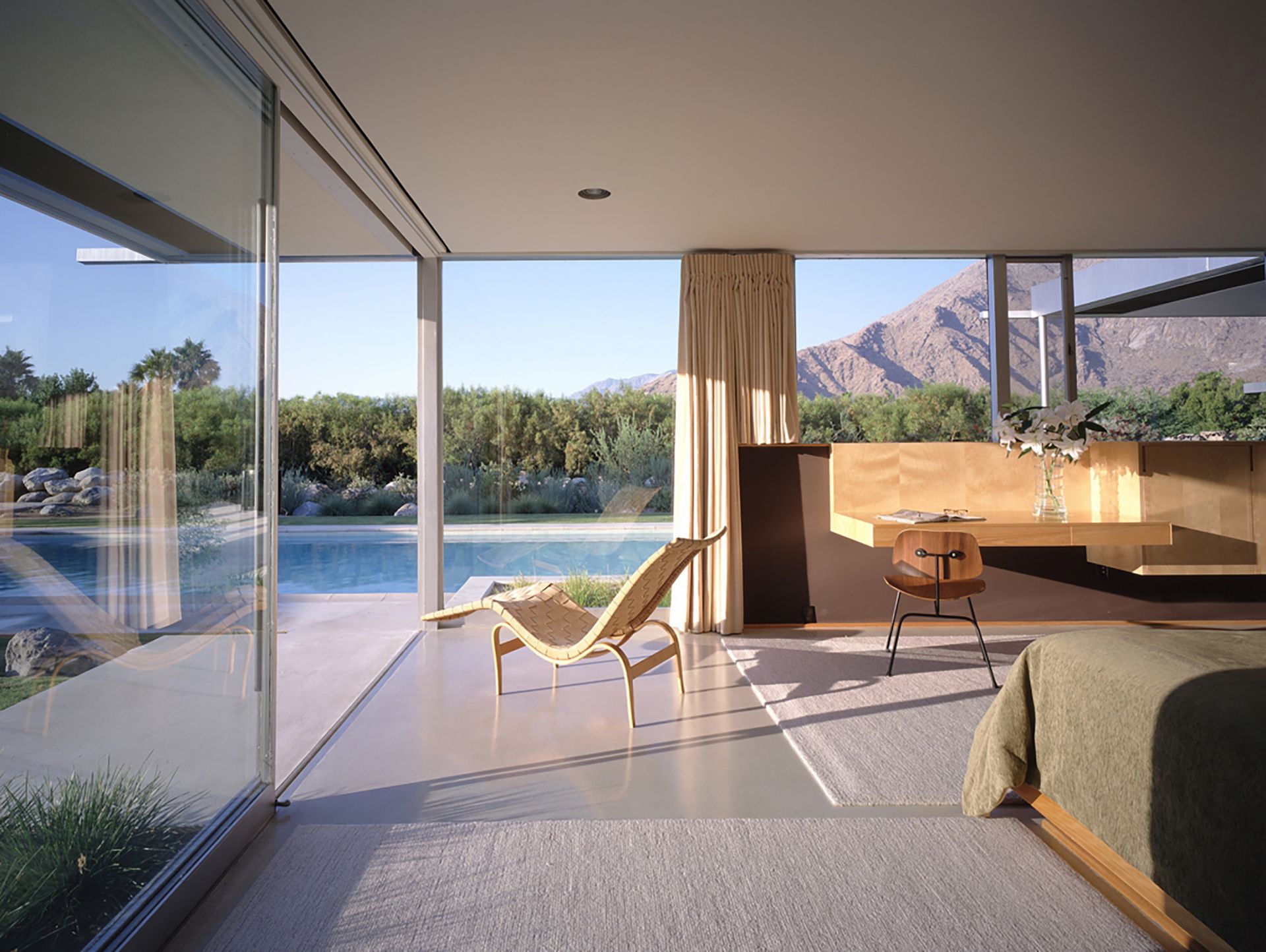 Desert House - interior/exterior - modlar.com