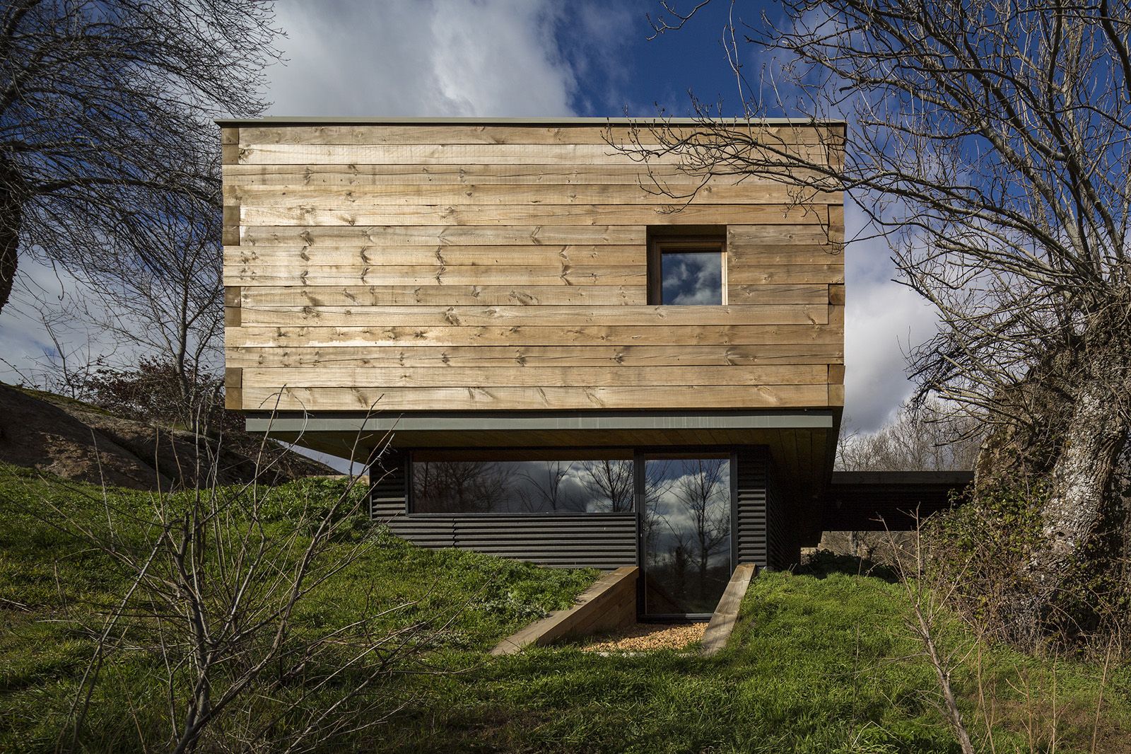 Four Seasons House - Exterior - modlar.com
