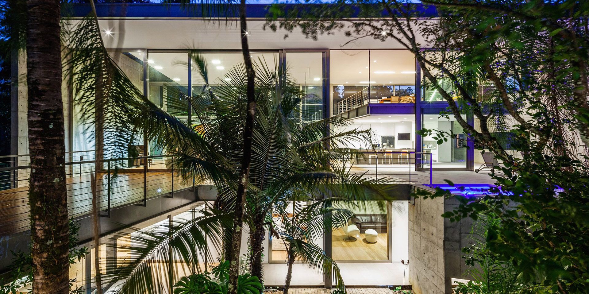 LLM House - Exterior/Concrete Walls - modlar.com