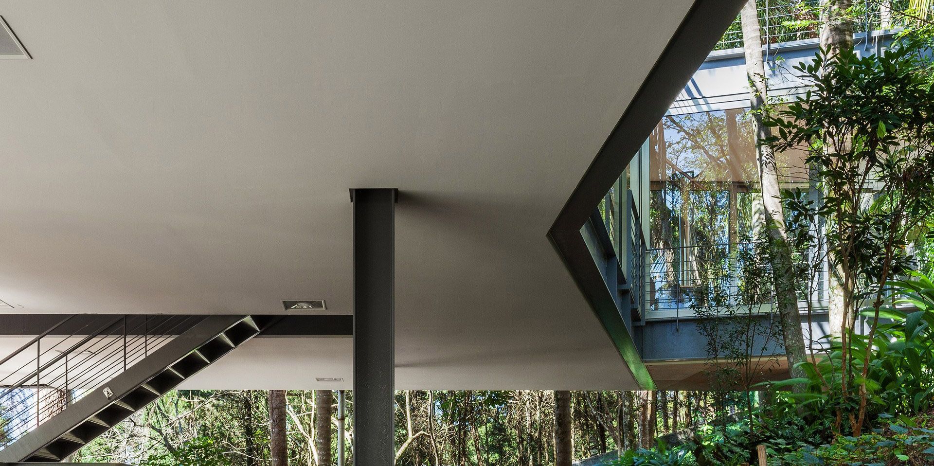 LLM House - Exterior/Concrete Walls - modlar.com