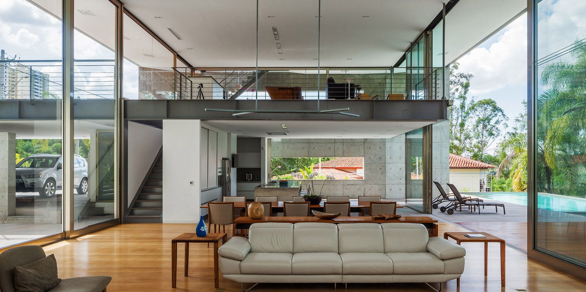 LLM House - Exterior/Concrete Walls - modlar.com