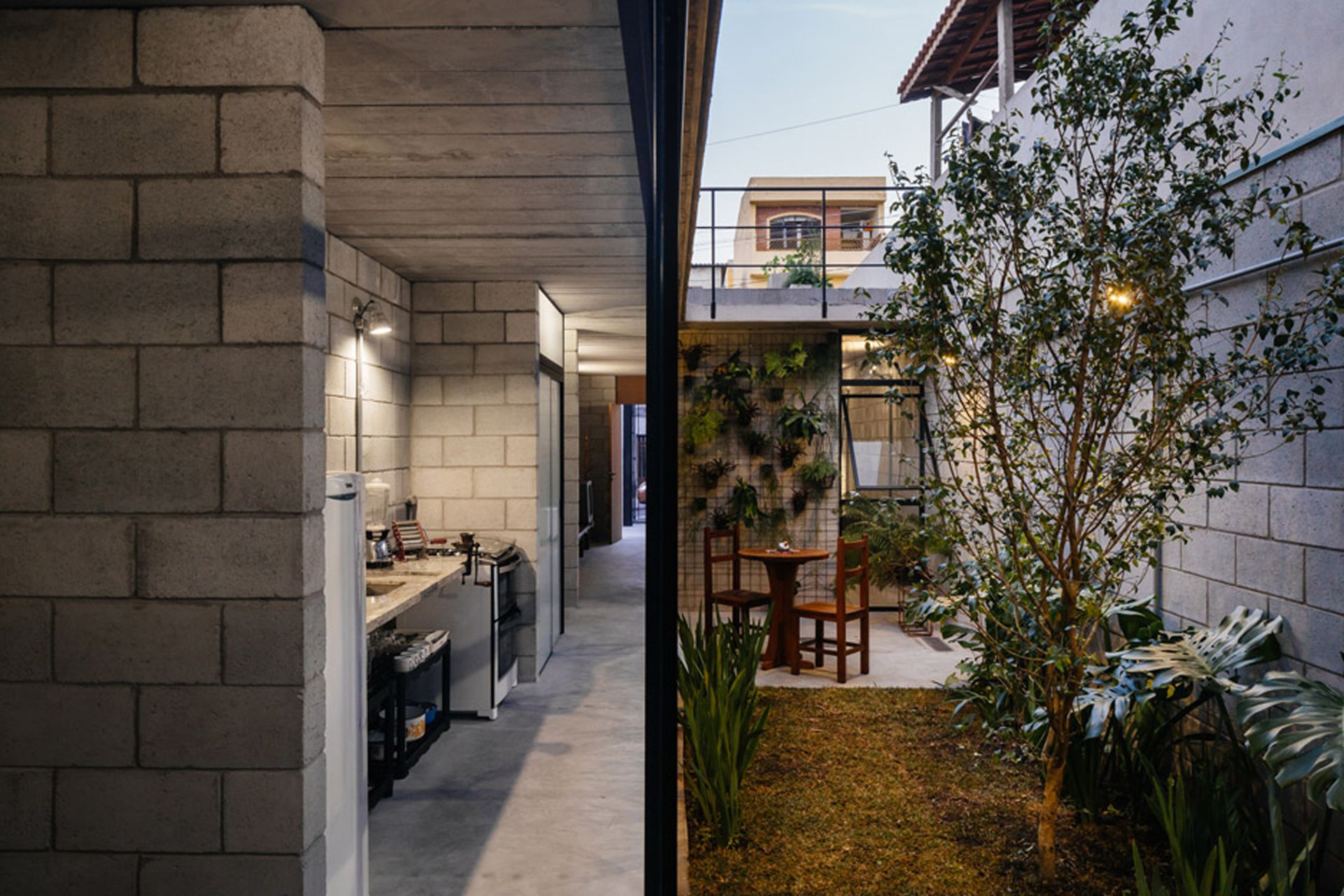 R128 House - Interior - modlar.com