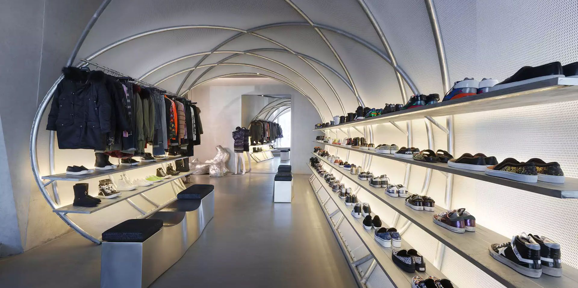 One Main Office Renovation - Office Space - modlar.com