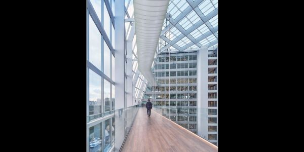 The Edge - Interior/Walkway - modlar.com
