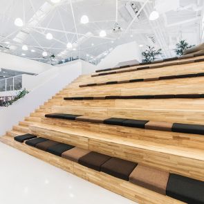 Staircases That Double As Seating Areas - modlar.com