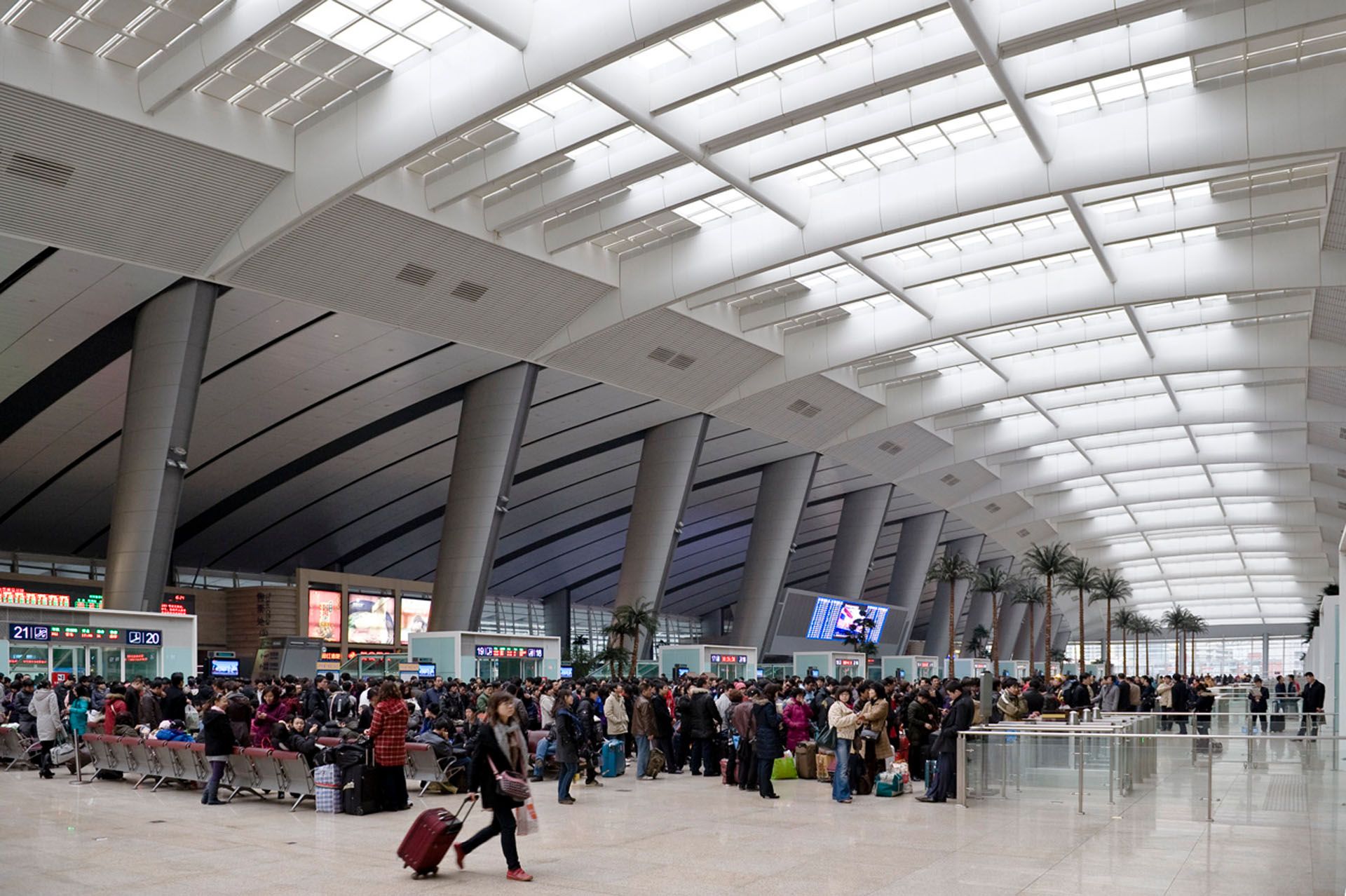 Beijing South Station - interior - modlar.com