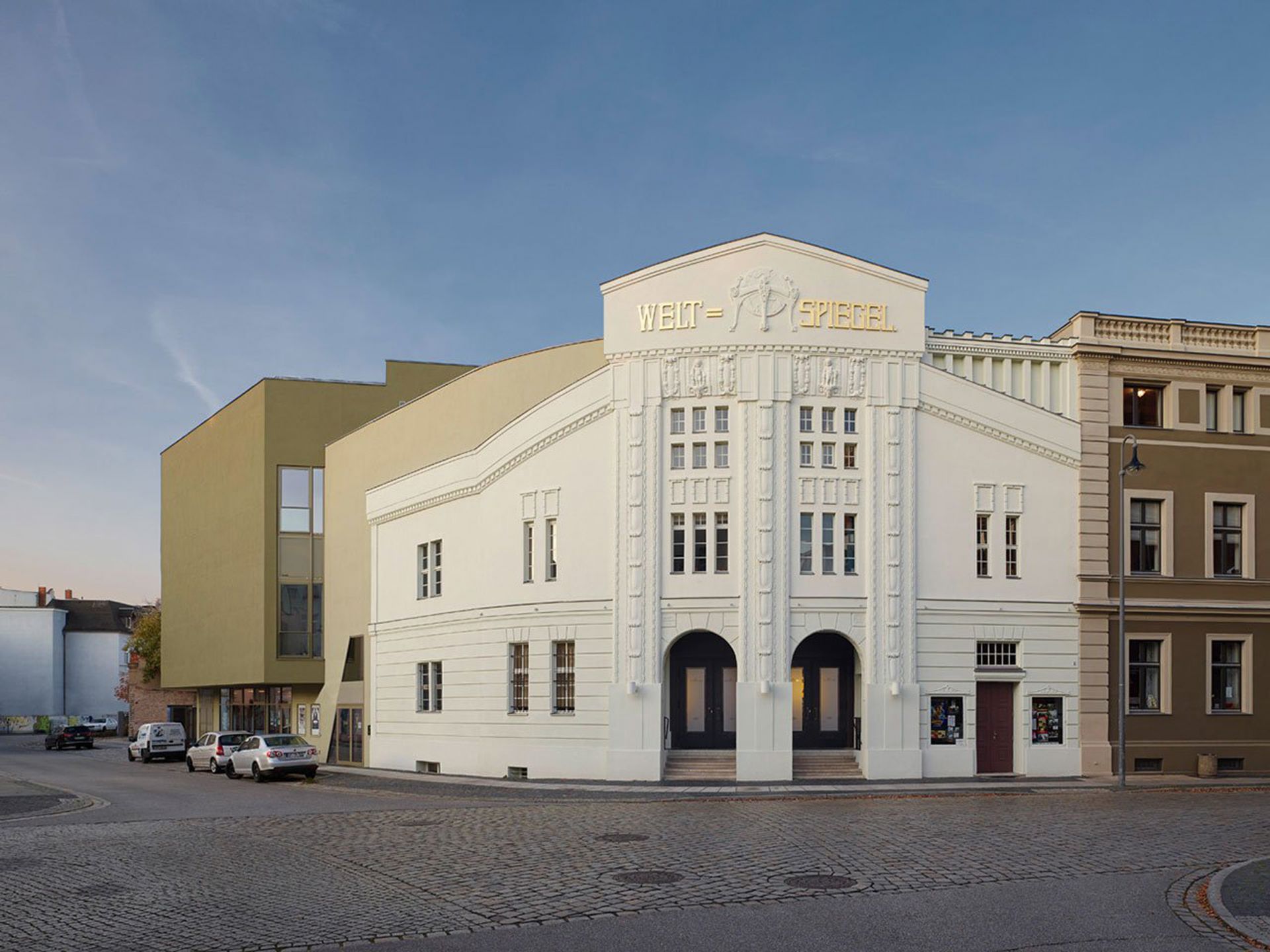 The Strand - cafe - modlar.com