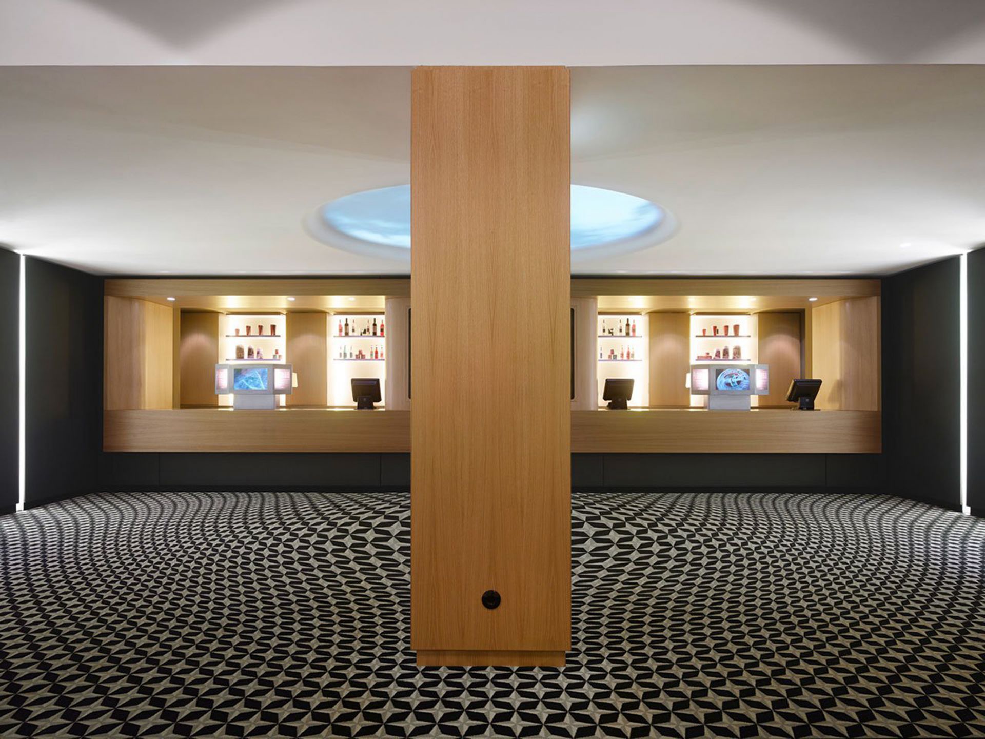 The Strand - cafe - modlar.com