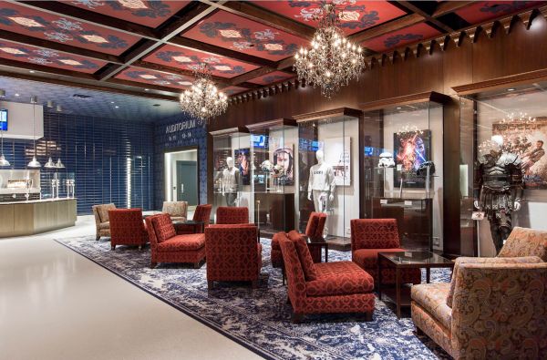 Santikos Embassy Theater - Lobby - modlar.com