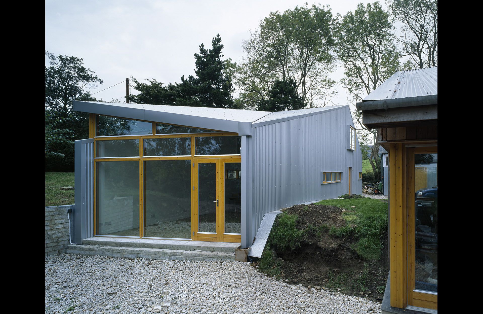 R128 House - Windows - modlar.com