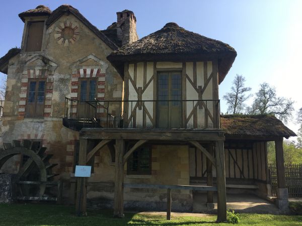 Medieval French House - modlar.com