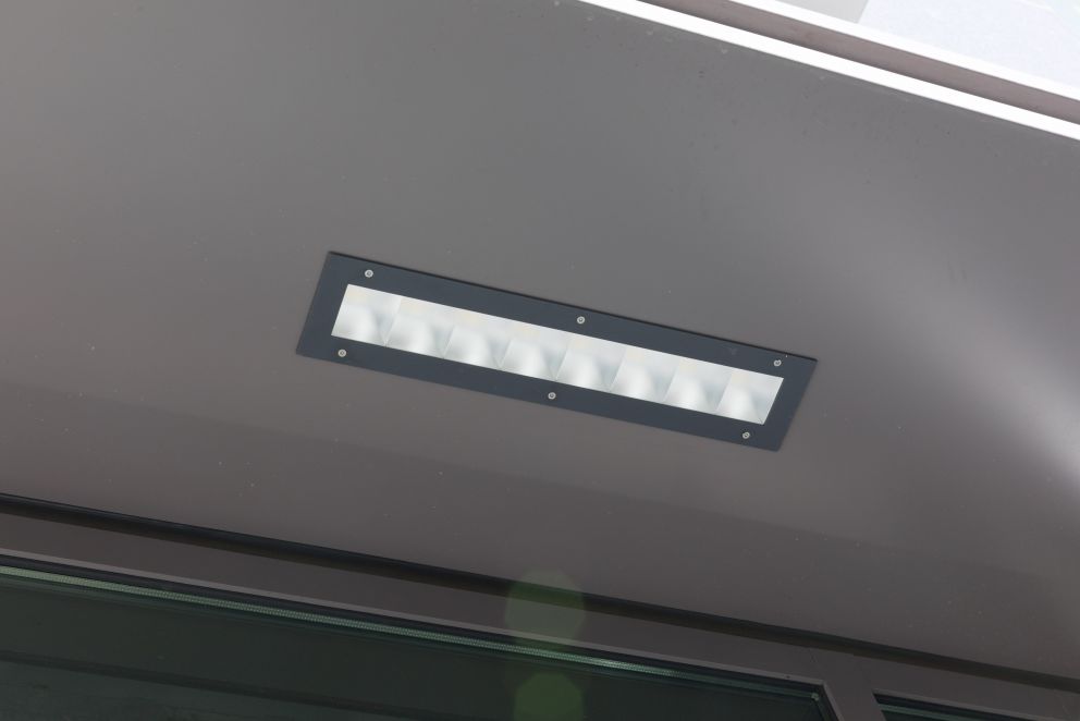 Window Overhang Exterior Lighting - modlar.com