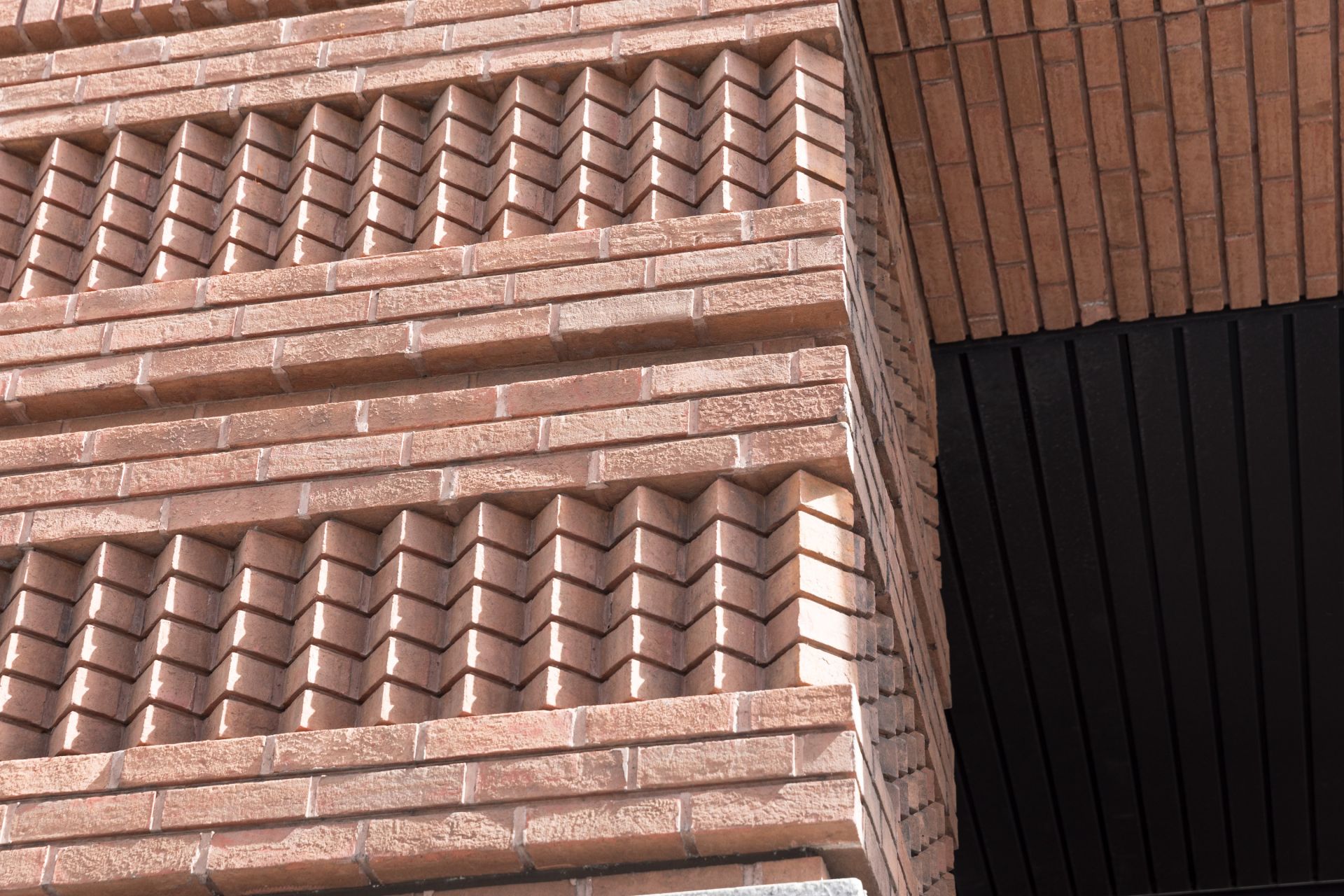 Exterior Brick Wall Detailing - modlar.com