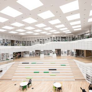 Staircases That Double As Seating Areas - modlar.com