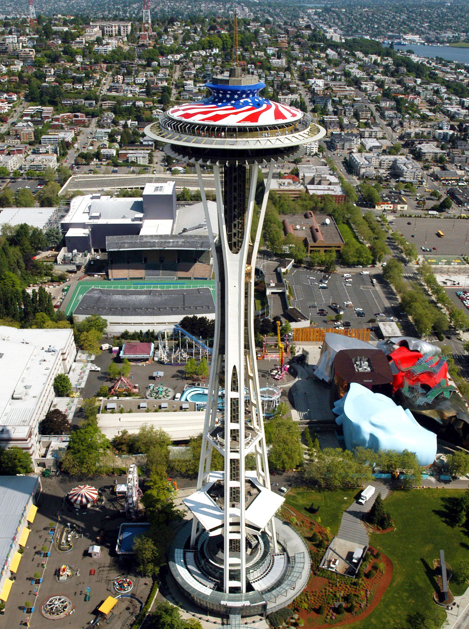 Space Needle - At Night - modlar.com