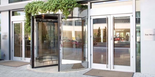 Besam RD Series Compact 3 and 4 Wing Automatic Revolving Door - modlar.com