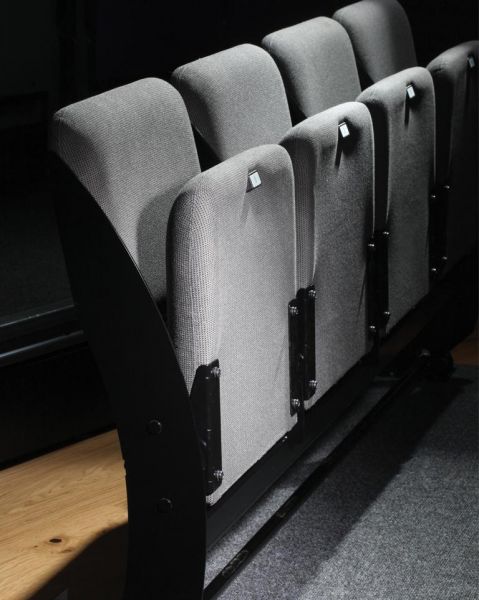 Crescent Audience Seating - modlar.com